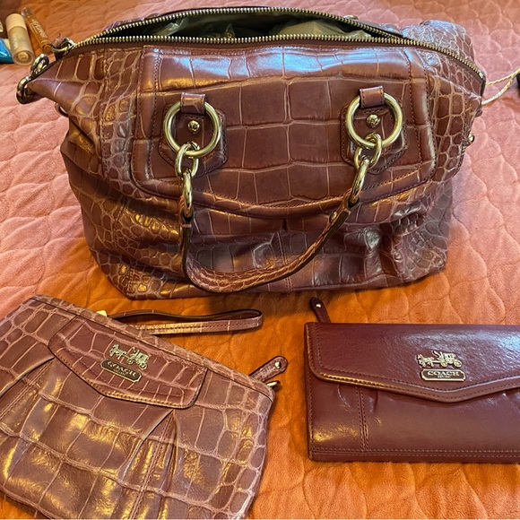 Coach | Bags | Coach Purple Leather Purse Billfold And Makeup Bag ...